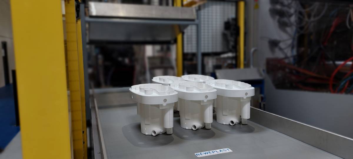 Single-material injection molding - TSE