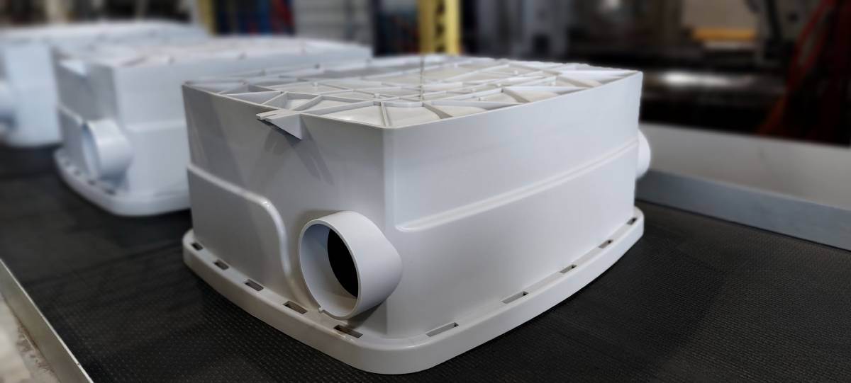 Single-material injection molding - TSE